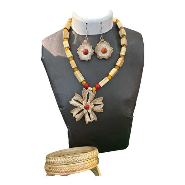 Nacklace With Earring